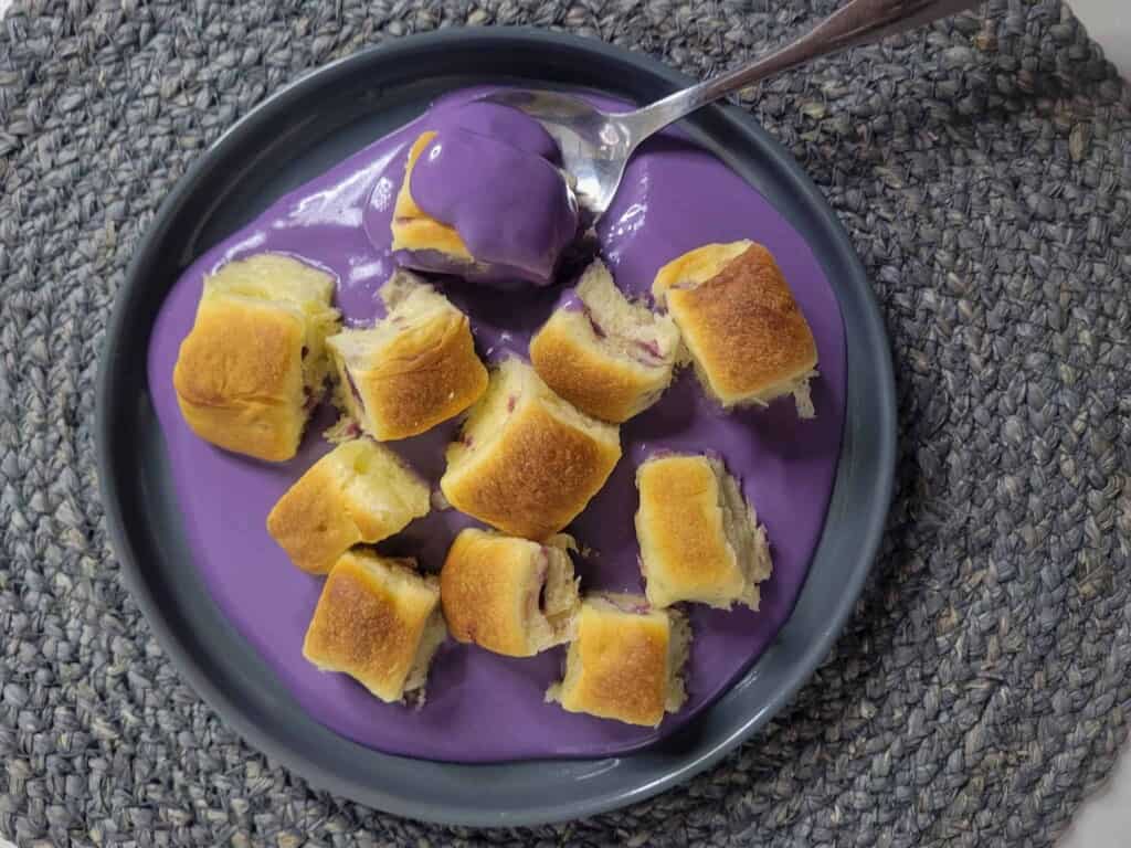 Ube Crunch (Dump) Cake
